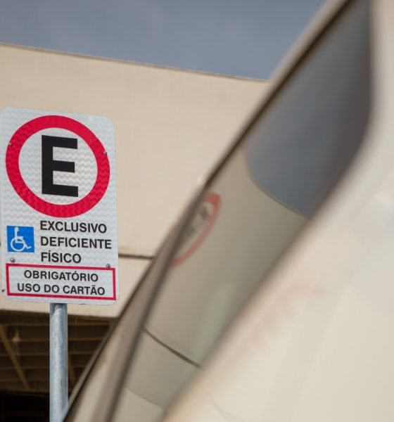 CMTT explica como emitir cartão de estacionamento para vagas especiais ...